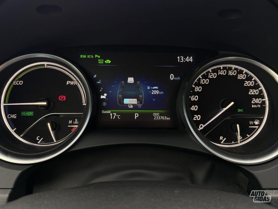 Toyota Camry 2019 Viļņa, ar dzinēja tilpumu 2.50 L un nobraukumu 234 tūkst. km par 18500 €, foto 24 vietnē AUTOMOTO.COM.LV