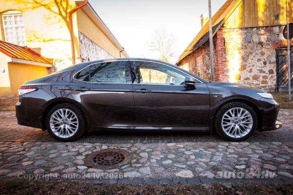 Toyota Camry 2019 in Tallinn, with an engine capacity of 2.50 L and mileage of 118 thousand km for 24000 €, photo 4 on AUTOMOTO.COM.LV