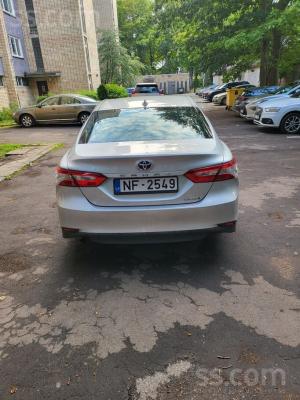 Toyota Camry 2020 in Riga, with an engine capacity of 2.50 L and mileage of 94 thousand km for 18500 €, photo 4 on AUTOMOTO.COM.LV