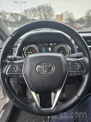 Toyota Camry 2020 in Riga, with an engine capacity of 2.50 L and mileage of 94 thousand km for 18500 €, photo 7 on AUTOMOTO.COM.LV