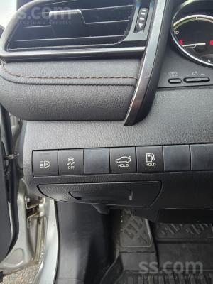 Toyota Camry 2020 in Riga, with an engine capacity of 2.50 L and mileage of 94 thousand km for 18500 €, photo 8 on AUTOMOTO.COM.LV