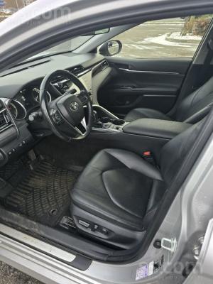 Toyota Camry 2020 in Riga, with an engine capacity of 2.50 L and mileage of 94 thousand km for 18500 €, photo 12 on AUTOMOTO.COM.LV
