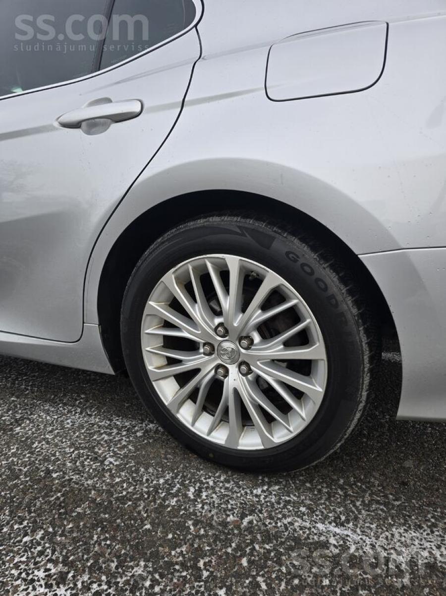 Toyota Camry 2020 in Riga, with an engine capacity of 2.50 L and mileage of 94 thousand km for 18500 €, photo 13 on AUTOMOTO.COM.LV