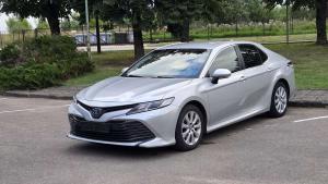 Toyota Camry 2020 in Kaunas, with an engine capacity of 2.49 L and mileage of 370 thousand km for 12499 €, photo  on AUTOMOTO.COM.LV