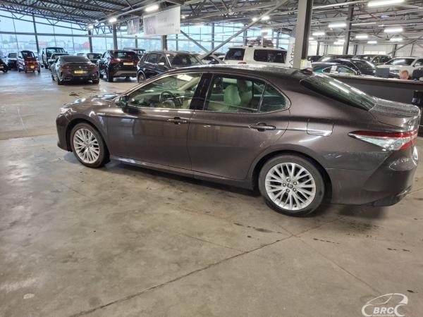Toyota Camry 2021 Viļņa, ar dzinēja tilpumu 2.49 L un nobraukumu 45 tūkst. km par 27900 €, foto 3 vietnē AUTOMOTO.COM.LV