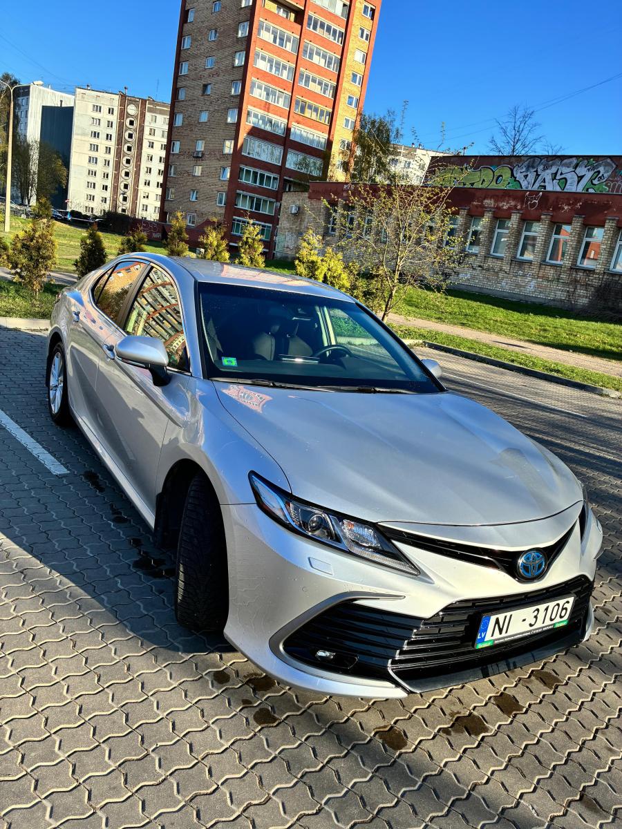 Toyota Camry 2022 in Riga, with an engine capacity of 2.50 L and mileage of 68 thousand km for 23700 €, photo 4 on AUTOMOTO.COM.LV
