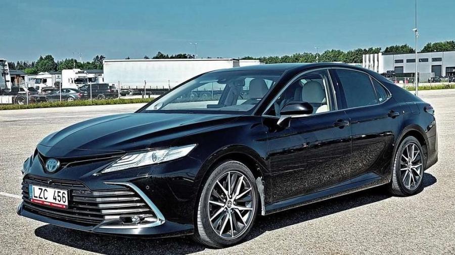Тойота Камри 2023 в Вильнюс, объемом двигателя 2.50 л и пробегом 63 тыс. км за 32500 €, фото 1 на AUTOMOTO.COM.LV