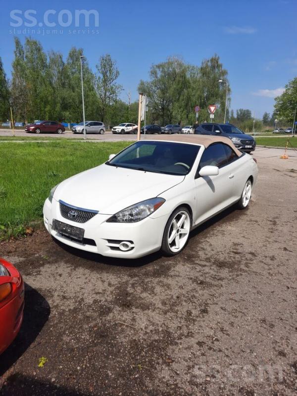 White Toyota Camry 2007 in Riga, with an engine capacity of 3.30 L and mileage of 230 thousand km for 3500 €, photo 4 on AUTOMOTO.COM.LV