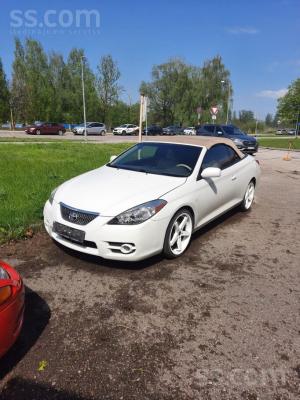 White Toyota Camry 2007 in Riga, with an engine capacity of 3.30 L and mileage of 230 thousand km for 3500 €, photo 4 on AUTOMOTO.COM.LV