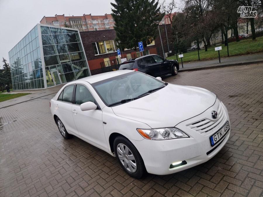 Balts Toyota Camry 2009 Klaipėda, ar dzinēja tilpumu 2.40 L un nobraukumu 169 tūkst. km par 3200 €, foto 2 vietnē AUTOMOTO.COM.LV