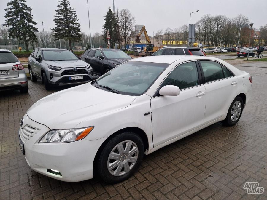 Balts Toyota Camry 2009 Klaipėda, ar dzinēja tilpumu 2.40 L un nobraukumu 169 tūkst. km par 3200 €, foto 3 vietnē AUTOMOTO.COM.LV