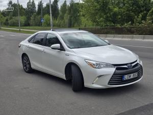 Белый Тойота Камри 2017 в Вильнюс, объемом двигателя 2.50 л и пробегом 147 тыс. км за 14500 €, фото 3 на AUTOMOTO.COM.LV