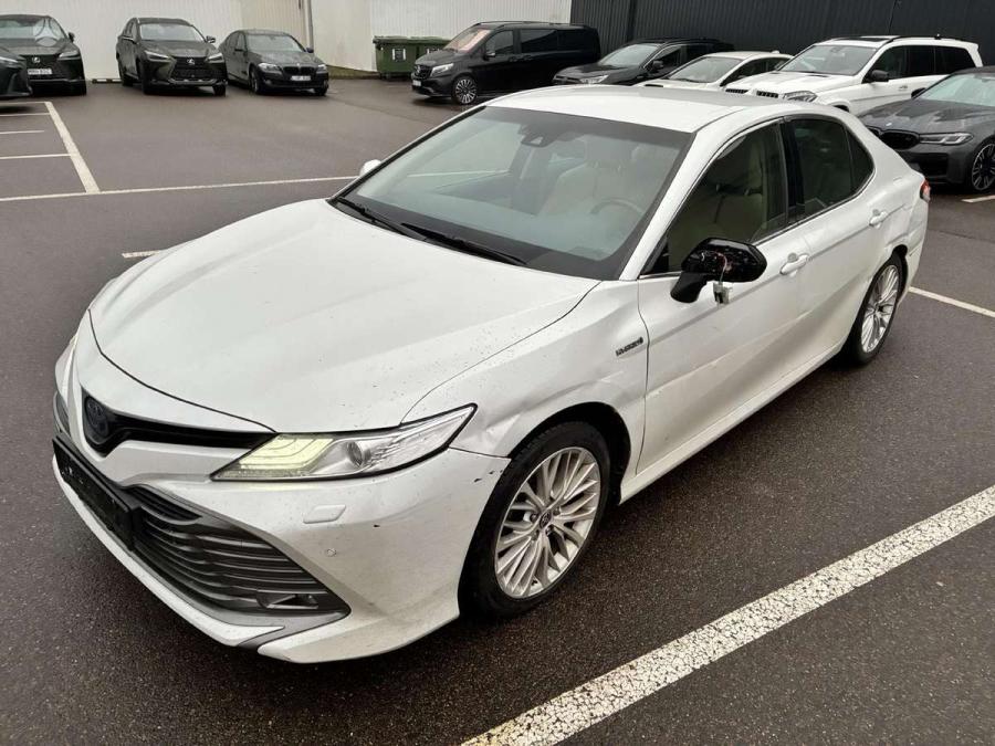 Balts Toyota Camry 2019 Viļņa, ar dzinēja tilpumu 2.50 L un nobraukumu 122 tūkst. km par 13500 €, foto 1 vietnē AUTOMOTO.COM.LV