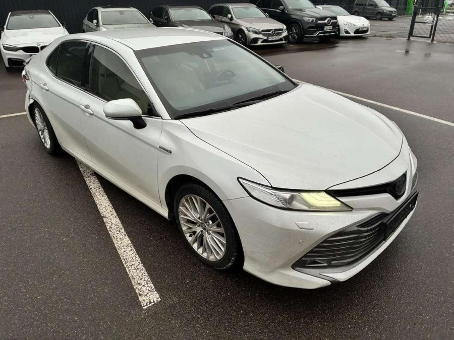 Balts Toyota Camry 2019 Viļņa, ar dzinēja tilpumu 2.50 L un nobraukumu 122 tūkst. km par 13500 €, foto 2 vietnē AUTOMOTO.COM.LV