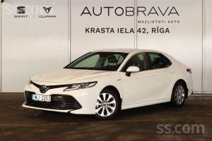 Balts Toyota Camry 2019 Rīga, ar dzinēja tilpumu 2.50 L un nobraukumu 59 tūkst. km par 21500 €, foto  vietnē AUTOMOTO.COM.LV