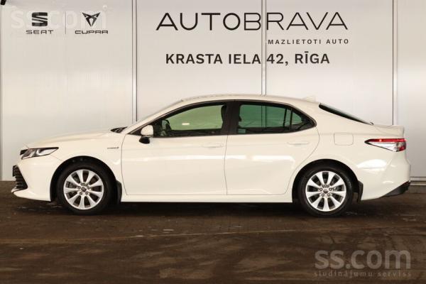 Белый Тойота Камри 2019 в Рига, объемом двигателя 2.50 л и пробегом 59 тыс. км за 21500 €, фото 4 на AUTOMOTO.COM.LV