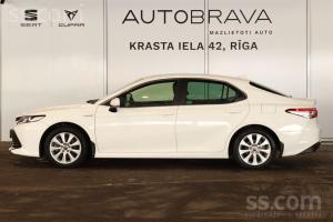 Белый Тойота Камри 2019 в Рига, объемом двигателя 2.50 л и пробегом 59 тыс. км за 21500 €, фото 5 на AUTOMOTO.COM.LV