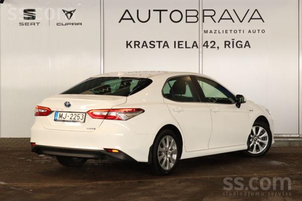 Белый Тойота Камри 2019 в Рига, объемом двигателя 2.50 л и пробегом 59 тыс. км за 21500 €, фото 6 на AUTOMOTO.COM.LV