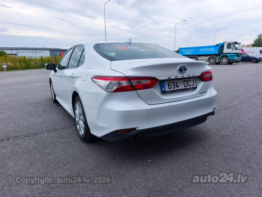 Balts Toyota Camry 2019 Tallina, ar dzinēja tilpumu 2.50 L un nobraukumu 250 tūkst. km par 16500 €, foto 4 vietnē AUTOMOTO.COM.LV