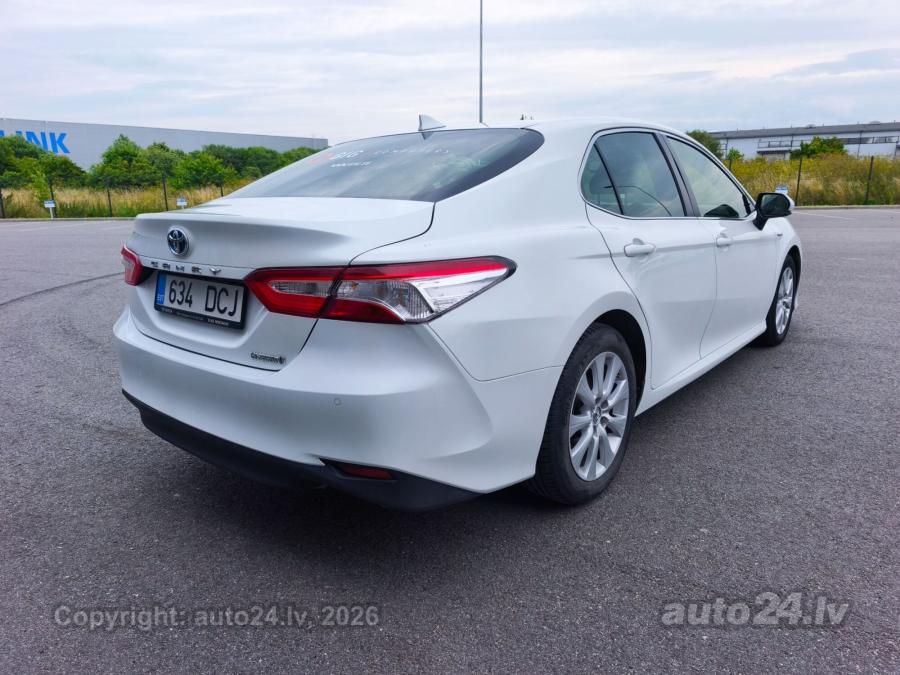 Balts Toyota Camry 2019 Tallina, ar dzinēja tilpumu 2.50 L un nobraukumu 250 tūkst. km par 16500 €, foto 5 vietnē AUTOMOTO.COM.LV