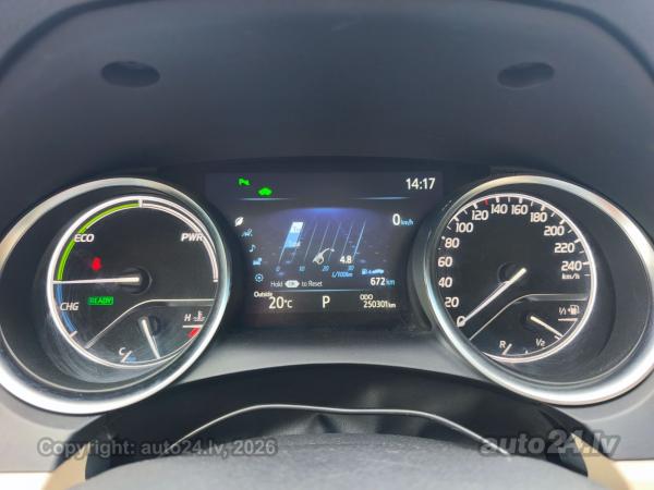 Белый Тойота Камри 2019 в Таллин, объемом двигателя 2.50 л и пробегом 250 тыс. км за 15900 €, фото 11 на AUTOMOTO.COM.LV