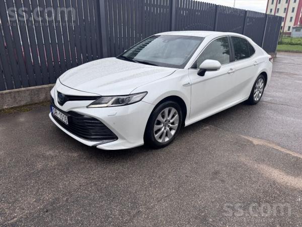 Balts Toyota Camry 2019 Rīga, ar dzinēja tilpumu 2.50 L un nobraukumu 192 tūkst. km par 17500 €, foto 1 vietnē AUTOMOTO.COM.LV
