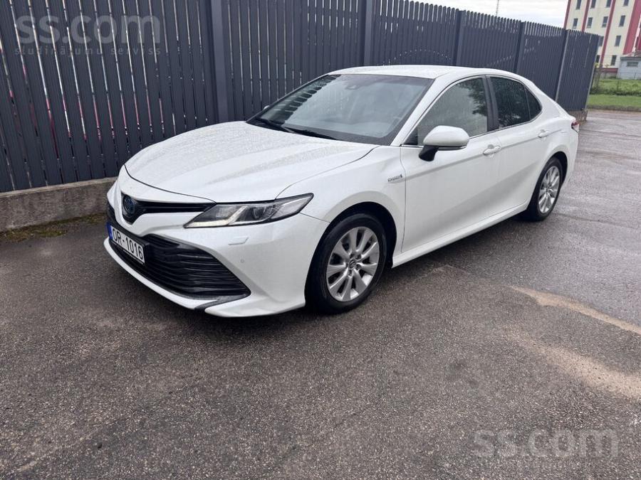 Balts Toyota Camry 2019 Rīga, ar dzinēja tilpumu 2.50 L un nobraukumu 192 tūkst. km par 17500 €, foto 1 vietnē AUTOMOTO.COM.LV