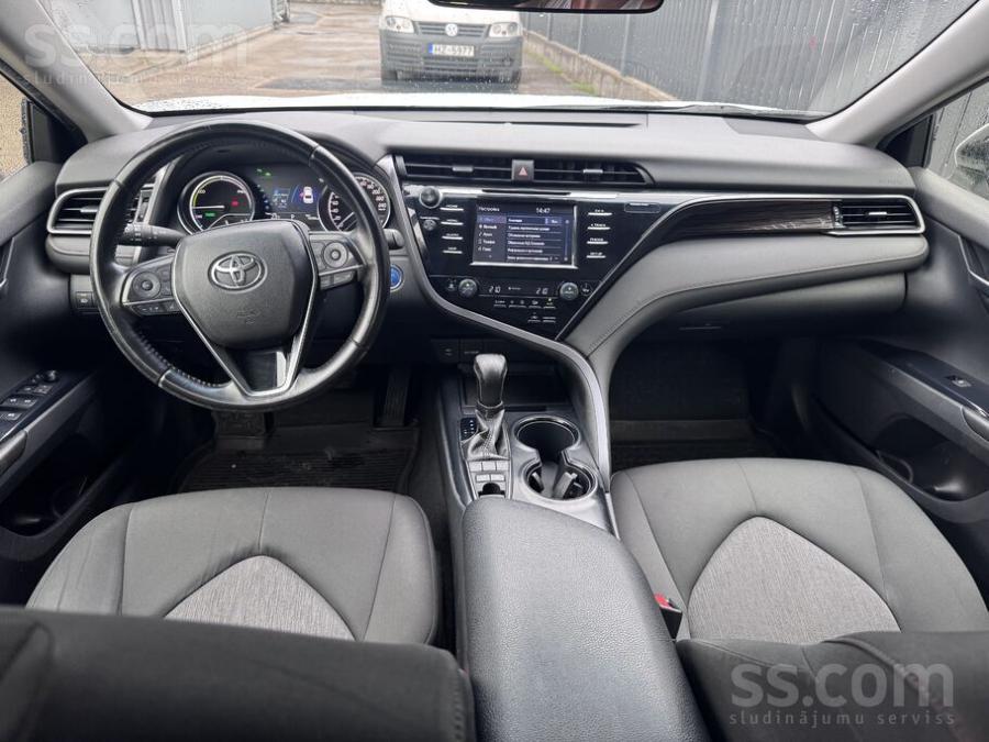 Balts Toyota Camry 2019 Rīga, ar dzinēja tilpumu 2.50 L un nobraukumu 192 tūkst. km par 17500 €, foto 8 vietnē AUTOMOTO.COM.LV