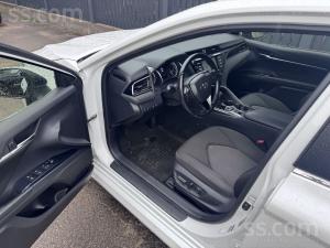 Balts Toyota Camry 2019 Rīga, ar dzinēja tilpumu 2.50 L un nobraukumu 192 tūkst. km par 17500 €, foto 9 vietnē AUTOMOTO.COM.LV
