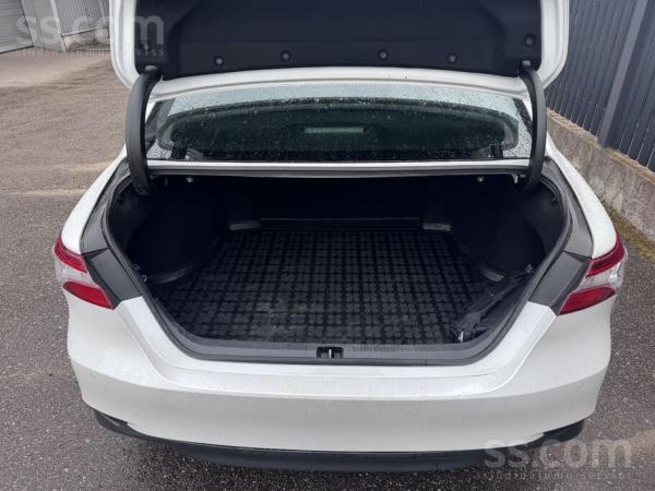 Balts Toyota Camry 2019 Rīga, ar dzinēja tilpumu 2.50 L un nobraukumu 192 tūkst. km par 17500 €, foto 10 vietnē AUTOMOTO.COM.LV