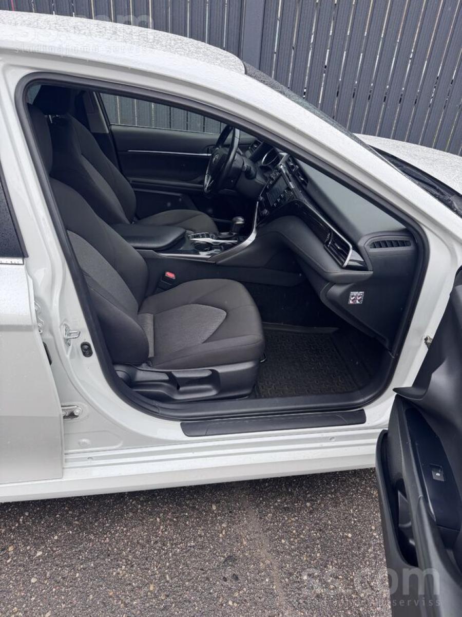 Balts Toyota Camry 2019 Rīga, ar dzinēja tilpumu 2.50 L un nobraukumu 192 tūkst. km par 17500 €, foto 12 vietnē AUTOMOTO.COM.LV