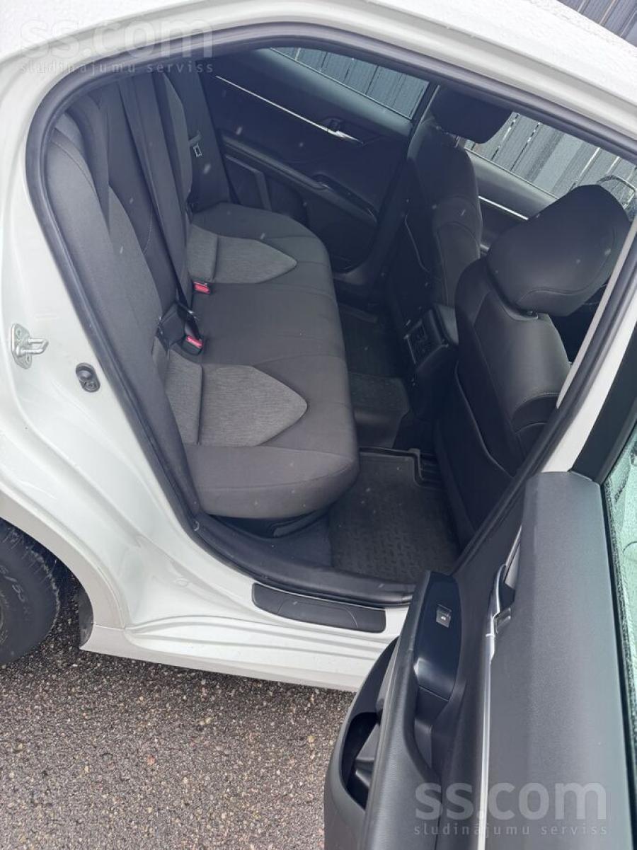 Balts Toyota Camry 2019 Rīga, ar dzinēja tilpumu 2.50 L un nobraukumu 192 tūkst. km par 17500 €, foto 13 vietnē AUTOMOTO.COM.LV