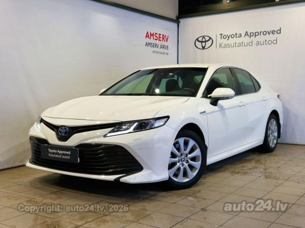 White Toyota Camry 2020 in Tallinn, with an engine capacity of 2.50 L and mileage of 95 thousand km for 21490 €, photo 1 on AUTOMOTO.COM.LV