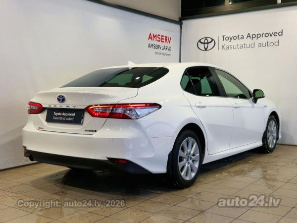 Balts Toyota Camry 2020 Tallina, ar dzinēja tilpumu 2.50 L un nobraukumu 95 tūkst. km par 21490 €, foto 2 vietnē AUTOMOTO.COM.LV
