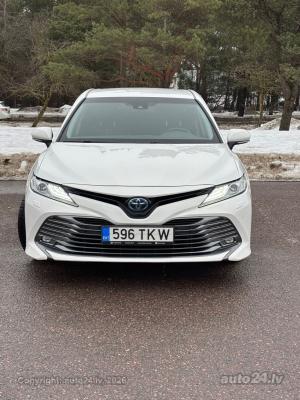 Balts Toyota Camry 2020 Tallina, ar dzinēja tilpumu 2.50 L un nobraukumu 209 tūkst. km par 16900 €, foto  vietnē AUTOMOTO.COM.LV