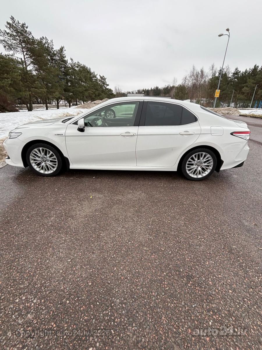 Balts Toyota Camry 2020 Tallina, ar dzinēja tilpumu 2.50 L un nobraukumu 209 tūkst. km par 16900 €, foto 3 vietnē AUTOMOTO.COM.LV