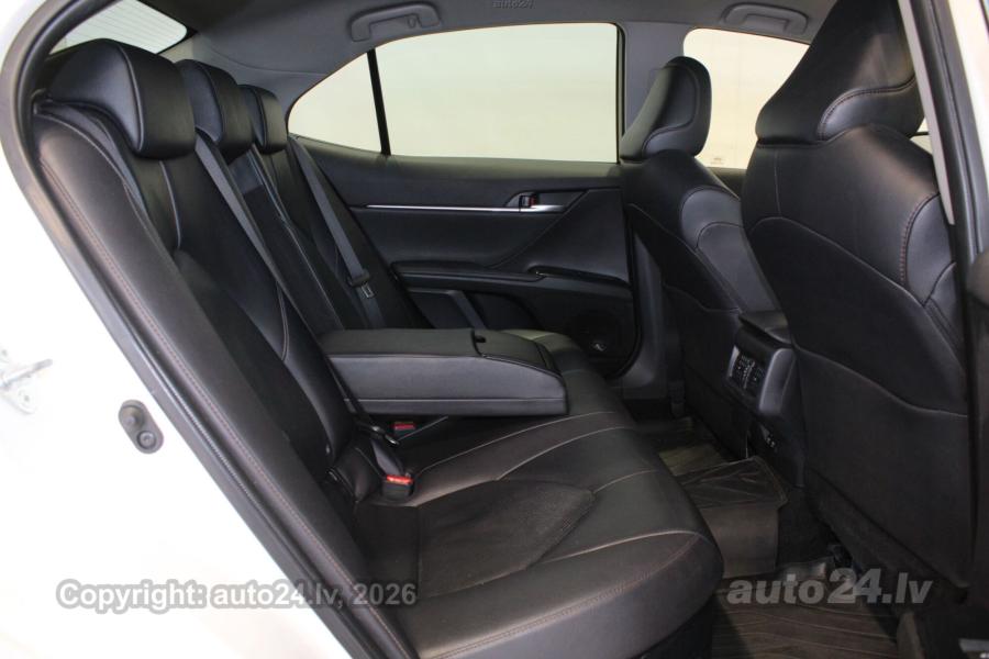 Balts Toyota Camry 2020 Tallina, ar dzinēja tilpumu 2.50 L un nobraukumu 170 tūkst. km par 17990 €, foto 7 vietnē AUTOMOTO.COM.LV