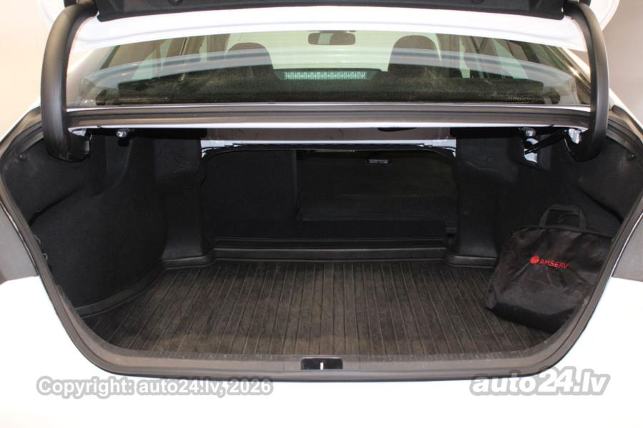 Balts Toyota Camry 2020 Tallina, ar dzinēja tilpumu 2.50 L un nobraukumu 170 tūkst. km par 17990 €, foto 10 vietnē AUTOMOTO.COM.LV