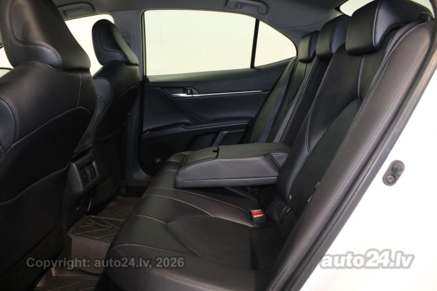 Balts Toyota Camry 2020 Tallina, ar dzinēja tilpumu 2.50 L un nobraukumu 170 tūkst. km par 17990 €, foto 18 vietnē AUTOMOTO.COM.LV