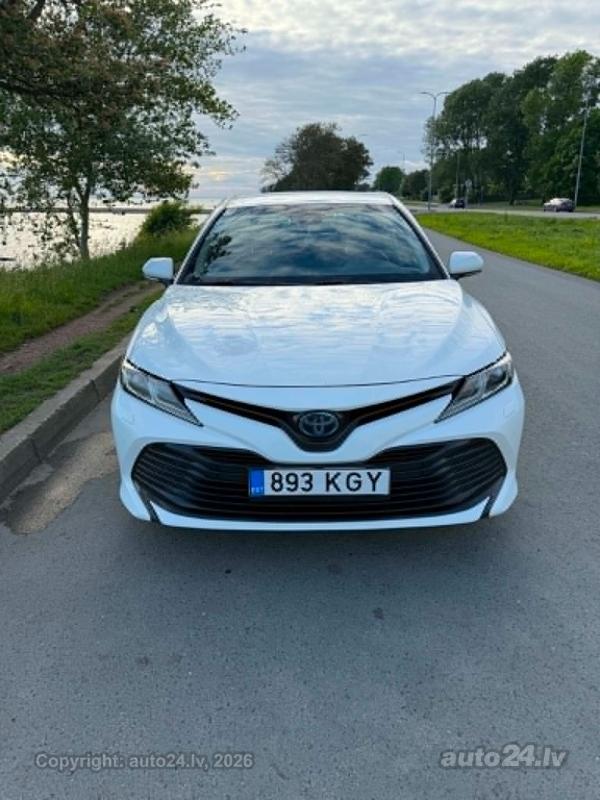 Balts Toyota Camry 2020 Tallina, ar dzinēja tilpumu 2.50 L un nobraukumu 141 tūkst. km par 19999 €, foto 3 vietnē AUTOMOTO.COM.LV
