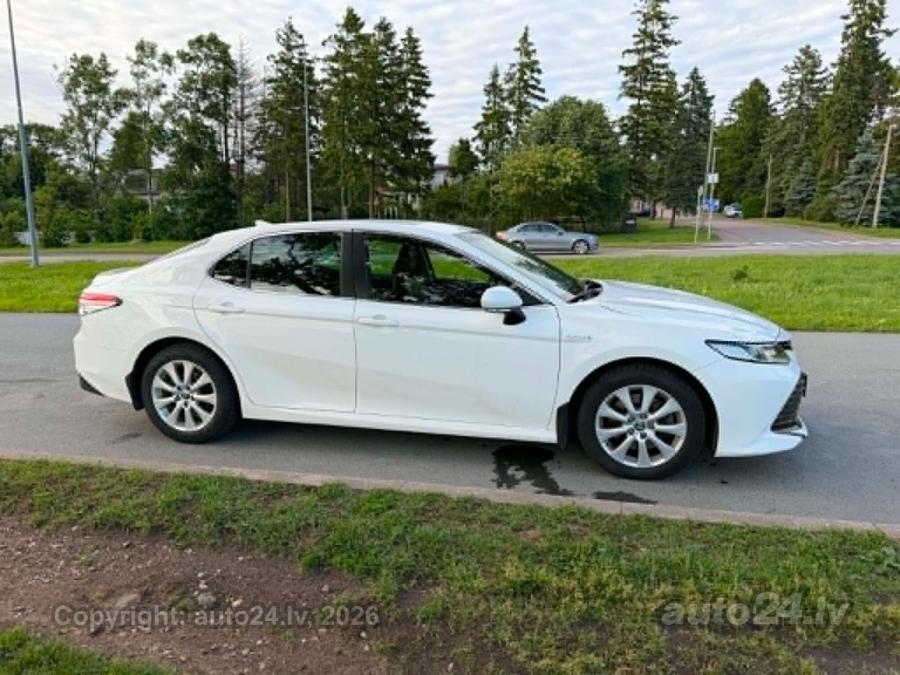 Balts Toyota Camry 2020 Tallina, ar dzinēja tilpumu 2.50 L un nobraukumu 141 tūkst. km par 19999 €, foto 3 vietnē AUTOMOTO.COM.LV