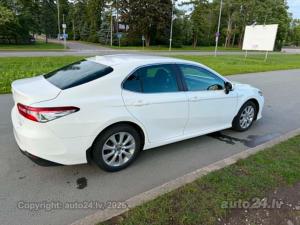 Balts Toyota Camry 2020 Tallina, ar dzinēja tilpumu 2.50 L un nobraukumu 141 tūkst. km par 19999 €, foto 5 vietnē AUTOMOTO.COM.LV