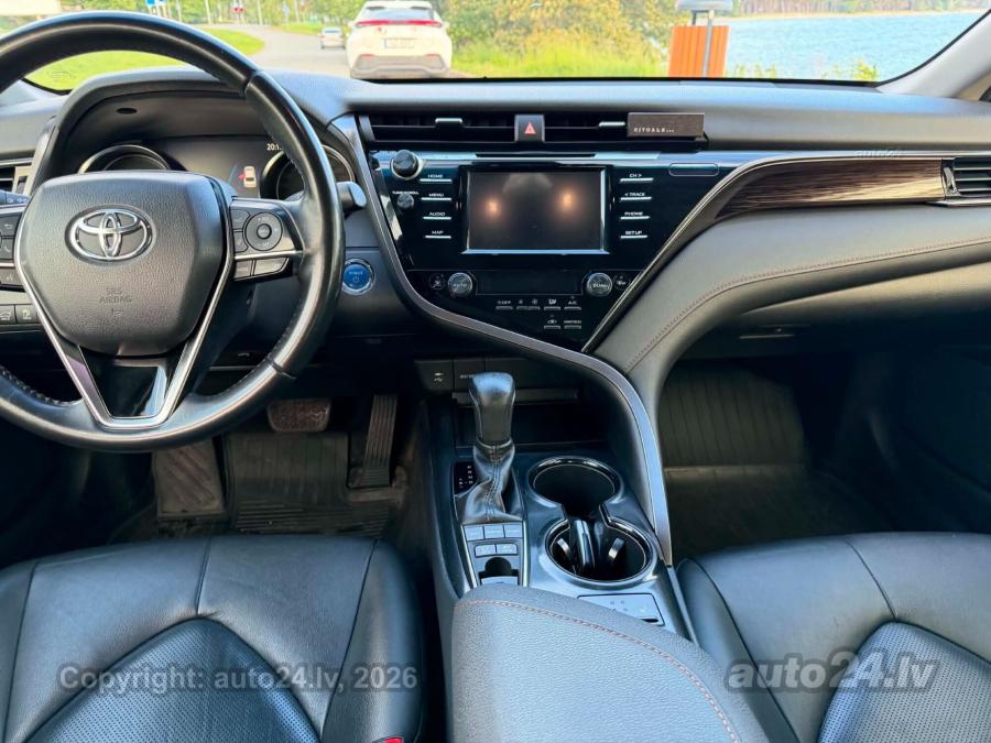 Balts Toyota Camry 2020 Tallina, ar dzinēja tilpumu 2.50 L un nobraukumu 141 tūkst. km par 19999 €, foto 10 vietnē AUTOMOTO.COM.LV