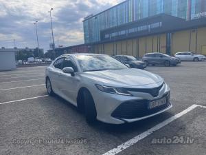 White Toyota Camry 2020 in Tallinn, with an engine capacity of 2.50 L and mileage of 234 thousand km for 18900 €, photo 6 on AUTOMOTO.COM.LV