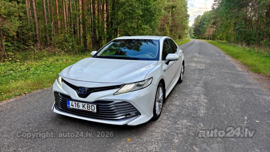 Белый Тойота Камри 2020 в Тарту, объемом двигателя 2.50 л и пробегом 128 тыс. км за 22190 €, фото 1 на AUTOMOTO.COM.LV