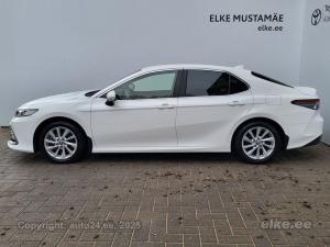 Balts Toyota Camry 2021 Tallina, ar dzinēja tilpumu 2.49 L un nobraukumu 76 tūkst. km par 25995 €, foto 3 vietnē AUTOMOTO.COM.LV