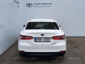 Balts Toyota Camry 2021 Tallina, ar dzinēja tilpumu 2.49 L un nobraukumu 76 tūkst. km par 25995 €, foto 4 vietnē AUTOMOTO.COM.LV
