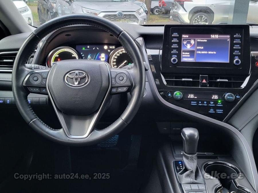 Balts Toyota Camry 2021 Tallina, ar dzinēja tilpumu 2.49 L un nobraukumu 76 tūkst. km par 25995 €, foto 9 vietnē AUTOMOTO.COM.LV
