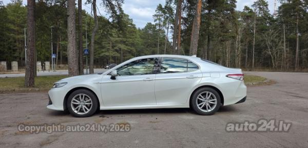 Balts Toyota Camry 2021 Tallina, ar dzinēja tilpumu 2.50 L un nobraukumu 100 tūkst. km par 23990 €, foto 6 vietnē AUTOMOTO.COM.LV
