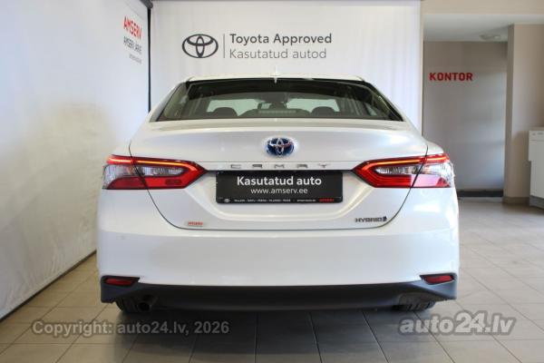 Balts Toyota Camry 2021 Tallina, ar dzinēja tilpumu 2.50 L un nobraukumu 188 tūkst. km par 18490 €, foto 4 vietnē AUTOMOTO.COM.LV
